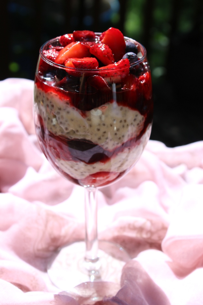 Chia Coconut Kefir Berry Parfait – Joanna Steven